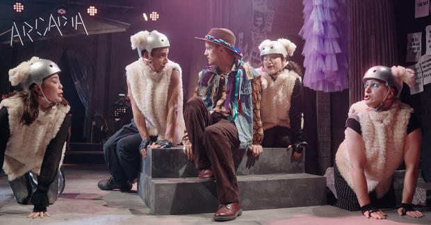 Watch footage from ”Head over Heels”’ UK premiere