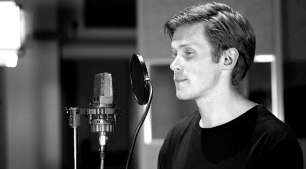 Exclusive: Rob Houchen performs "Warning Signs"