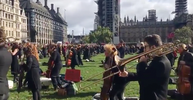 Watch hundreds of freelance musicians play in Parliament Square to ...