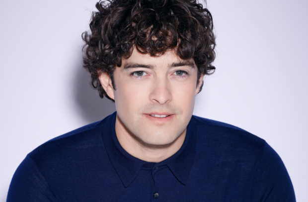Lee Mead to star in new Fat Friends – The Musical tour