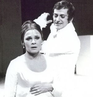 Actor Barrie Ingham dies aged 82