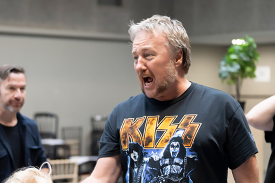 John Owen-Jones withdraws from five-star La Cage aux Folles