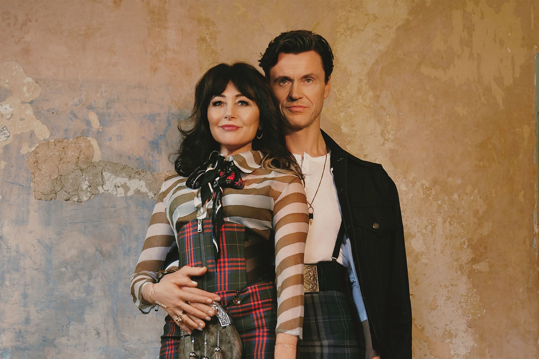 Watch Frances Ruffelle and Norman Bowman perform “Unusual Way” from Nine