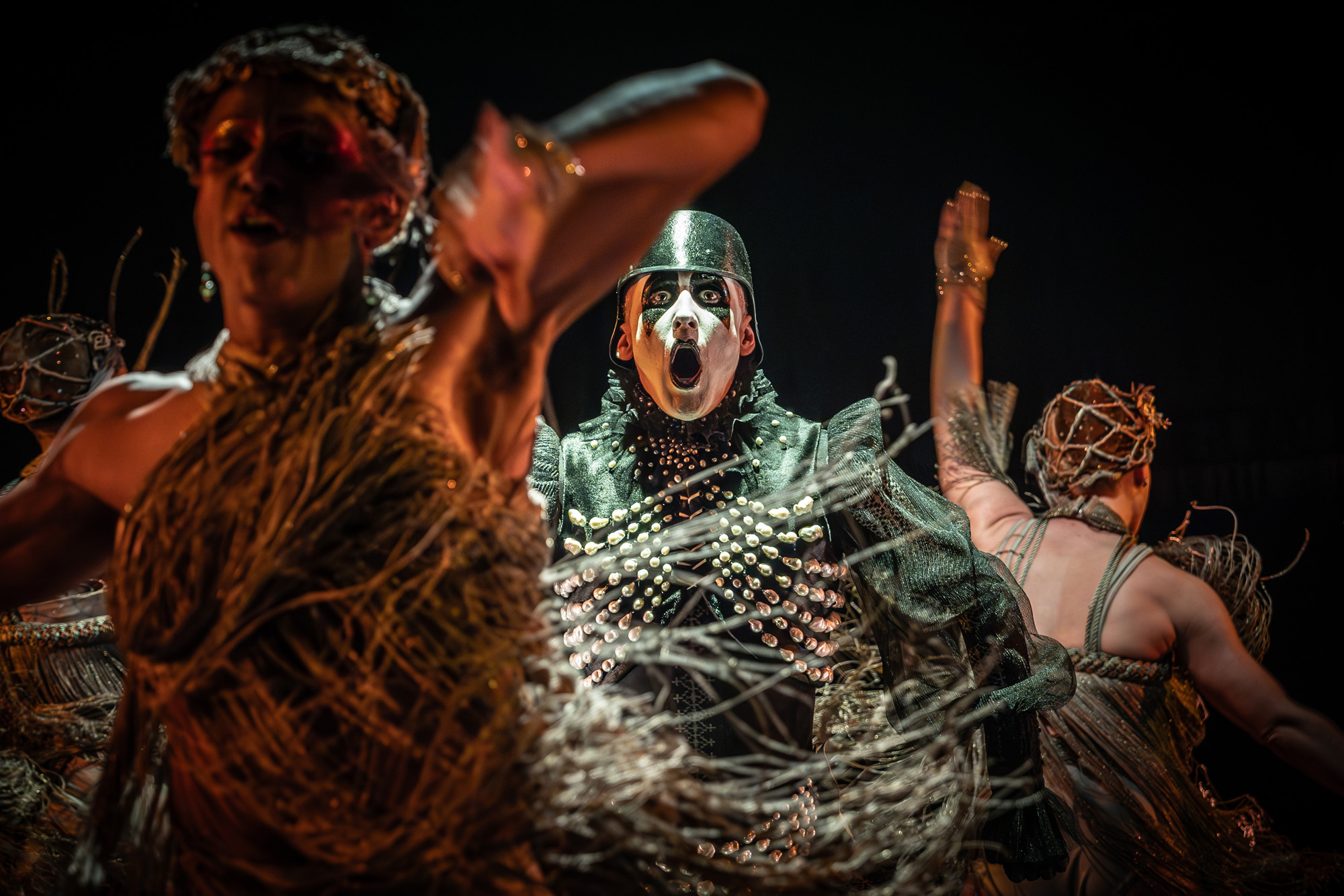 New photos of Katherine Langford and Adam Gillen in Cabaret released