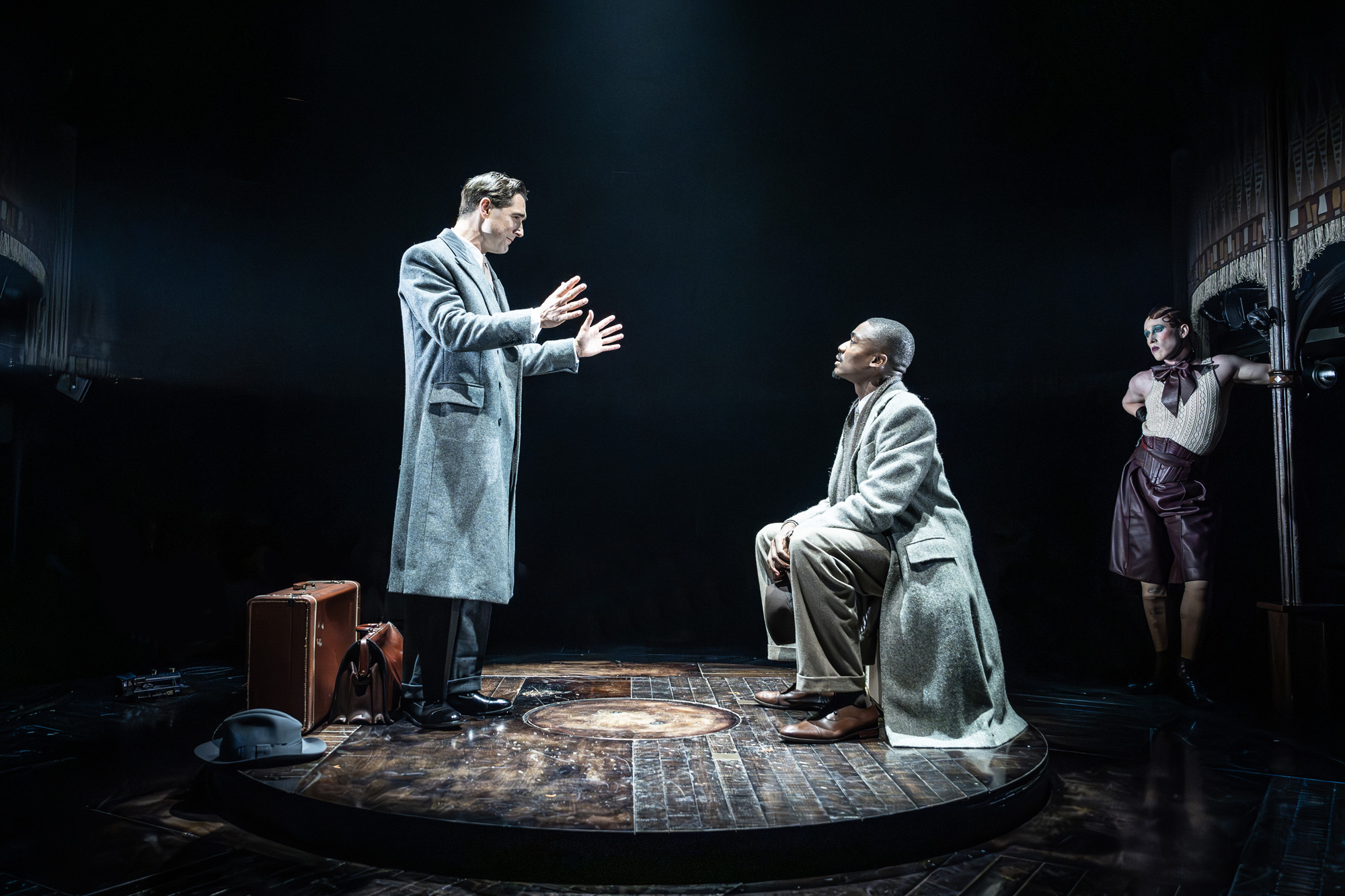New photos of Katherine Langford and Adam Gillen in Cabaret released