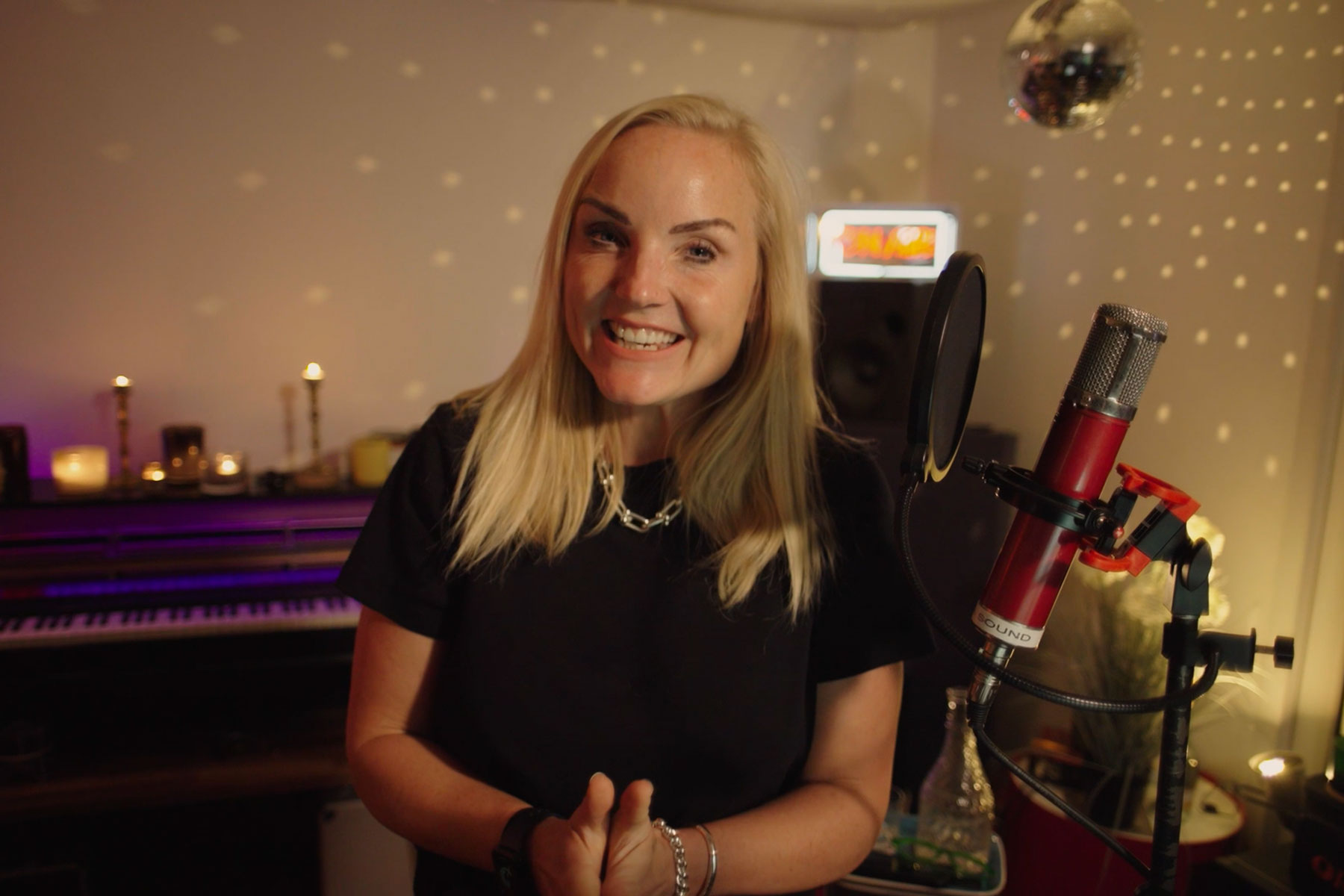 101 Dalmatians musical – Kerry Ellis performs “Animal Lover”