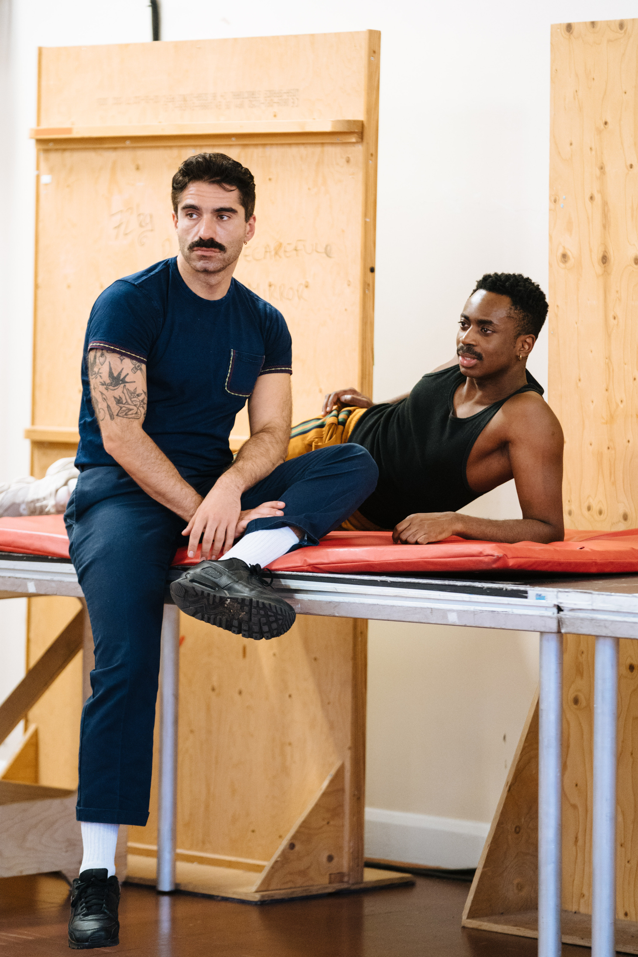 RSC releases photos of Edward II with Daniel Evans in rehearsals