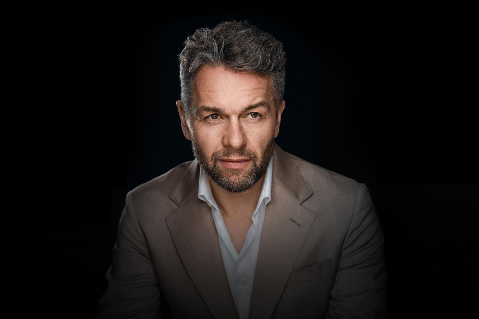 Who is Julian Ovenden? Musicals, career and more