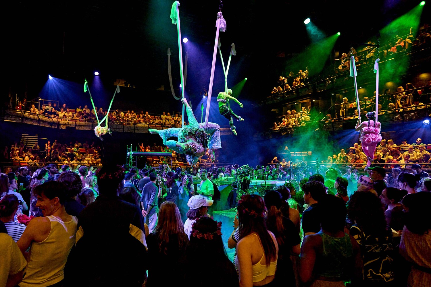 A Midsummer Night’s Dream at Bridge Theatre – production photos released