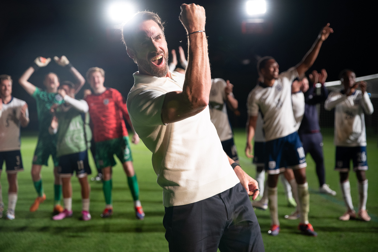 Dear England TV series – first look at Joseph Fiennes, Jodie Whittaker ...