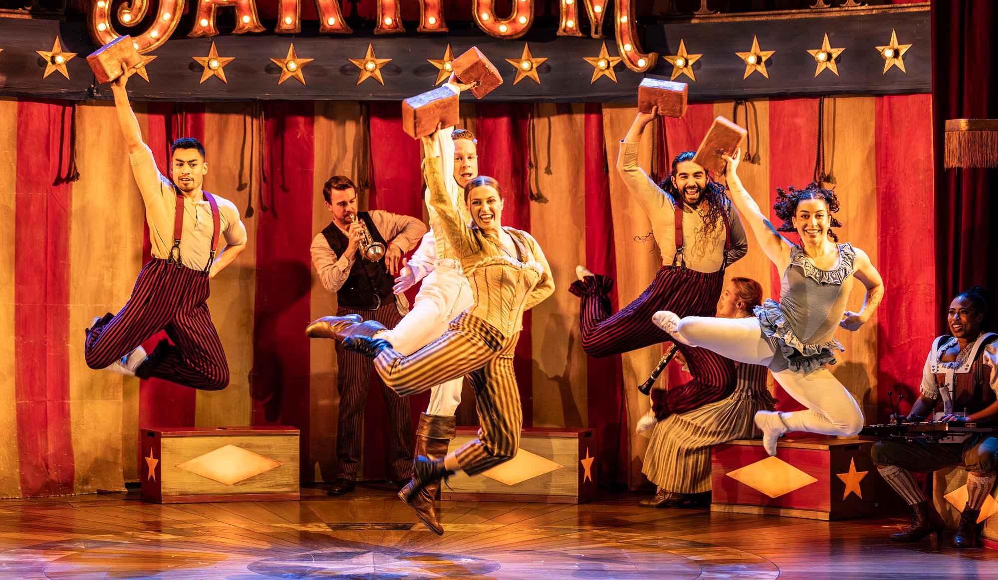 Barnum on tour with Lee Mead – new photos released