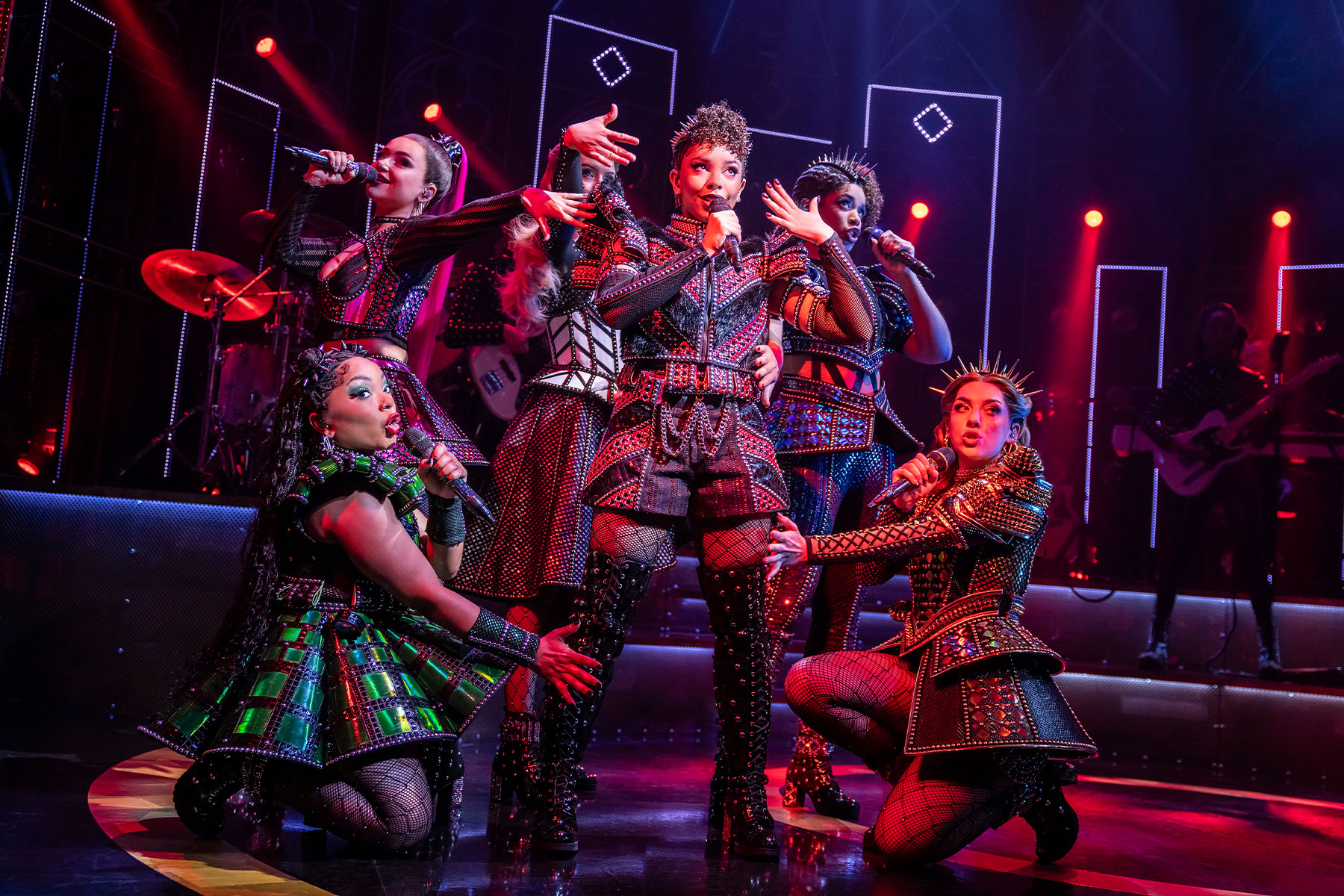 Six extends West End run into autumn 2027
